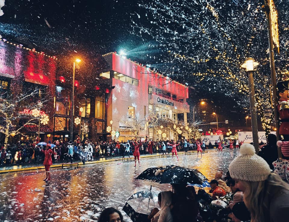 Snowflake Lane in Bellevue with Kids: It Really Snows In Bellevue!